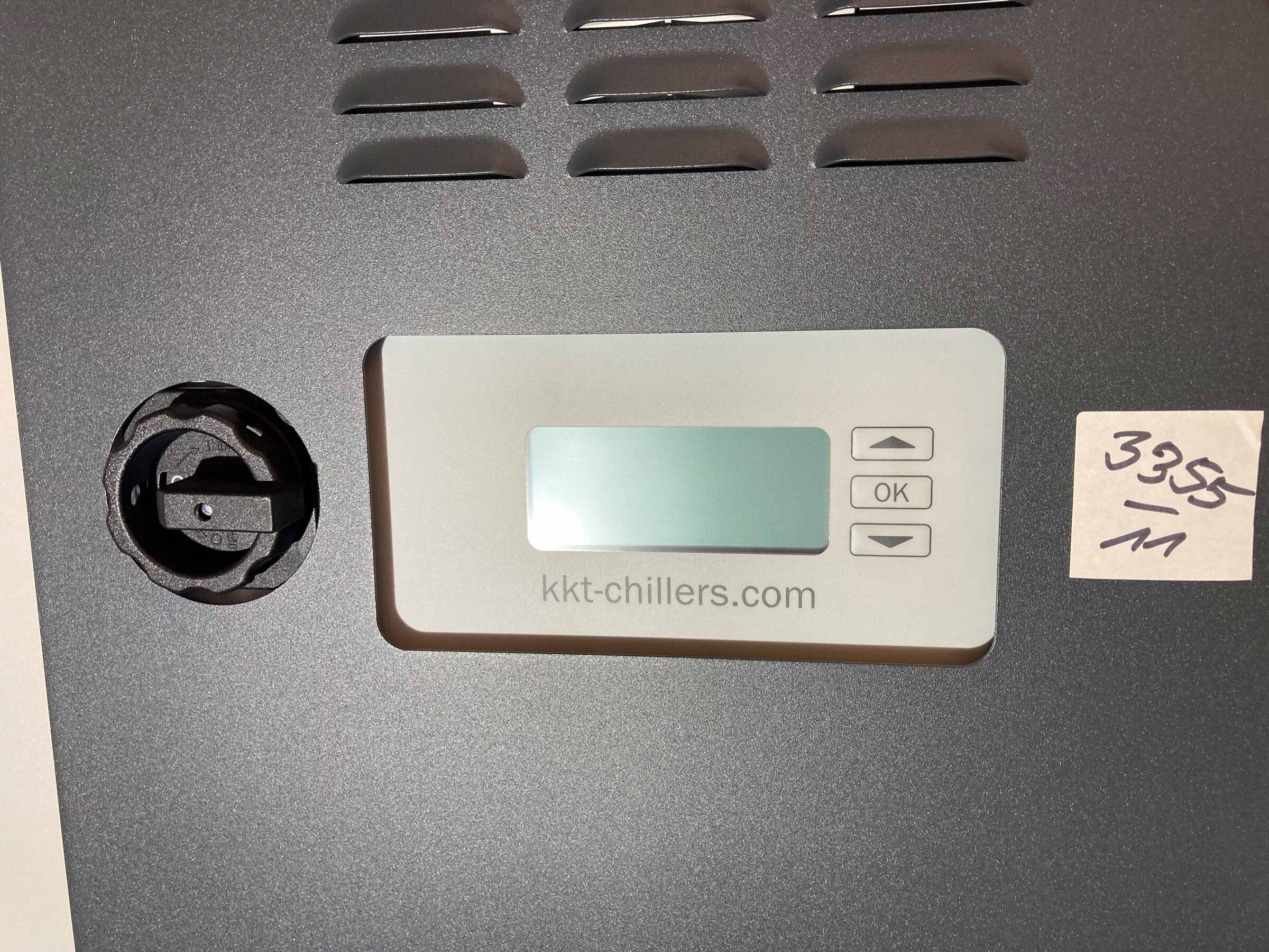 Peripheral: KKT cboxX 60 aircooled 41 KkT coolingpower (10°C/45°C) Pump and 40 Liter ...